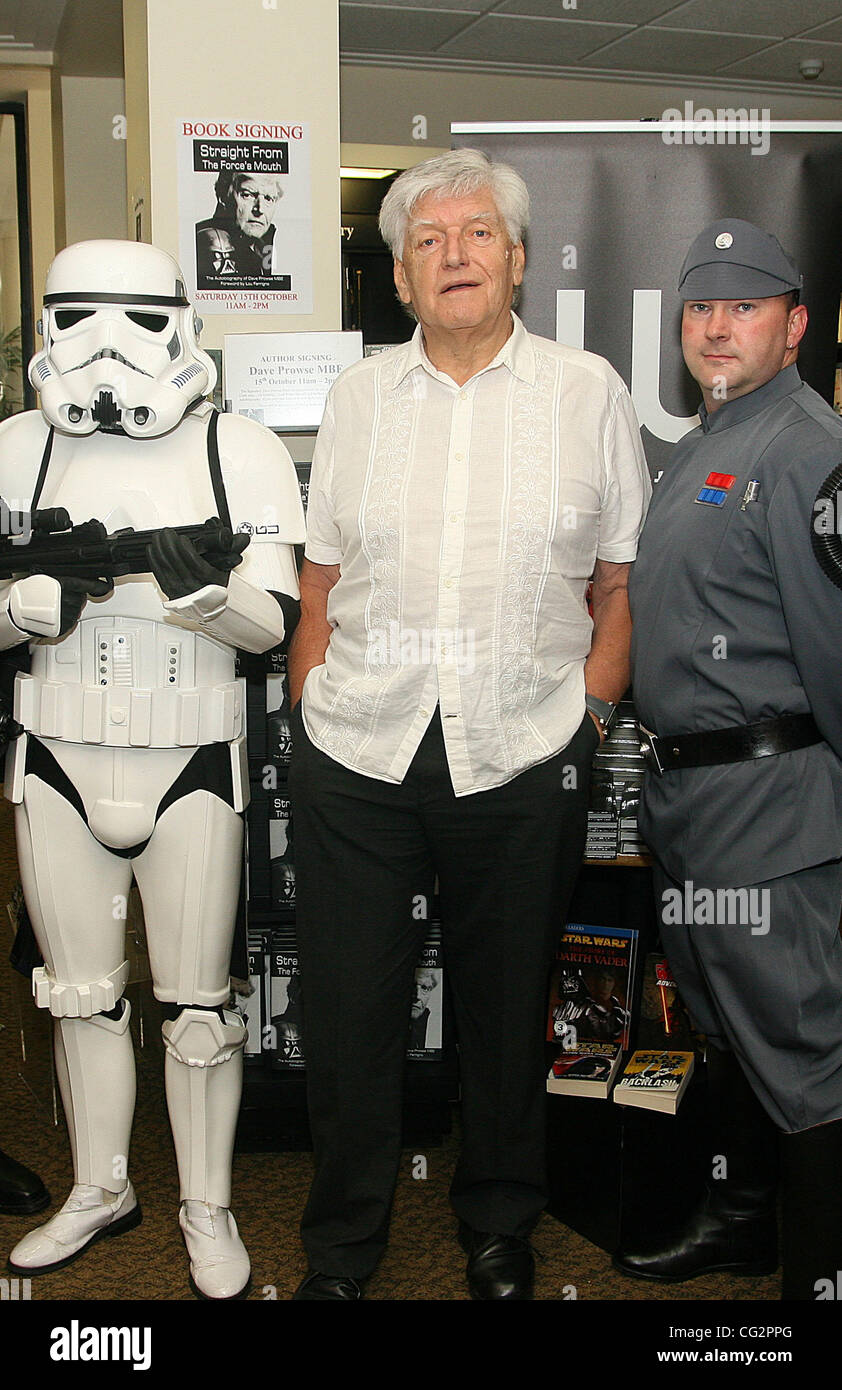 Darth vader actor dave prowse hi-res stock photography and images - Alamy