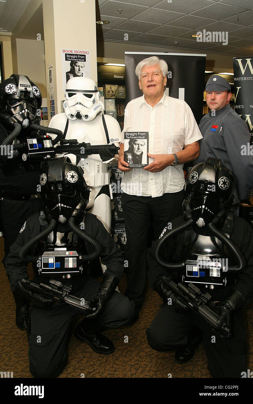 Darth vader actor dave prowse hi-res stock photography and images - Alamy