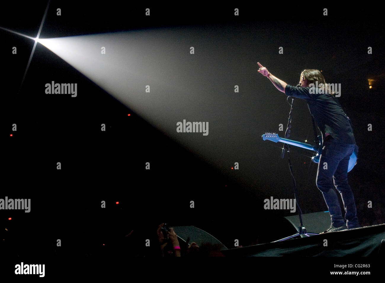 Oct. 16, 2011 - Phoenix, Arizona, U.S - Dave Grohl, lead singer of the ...