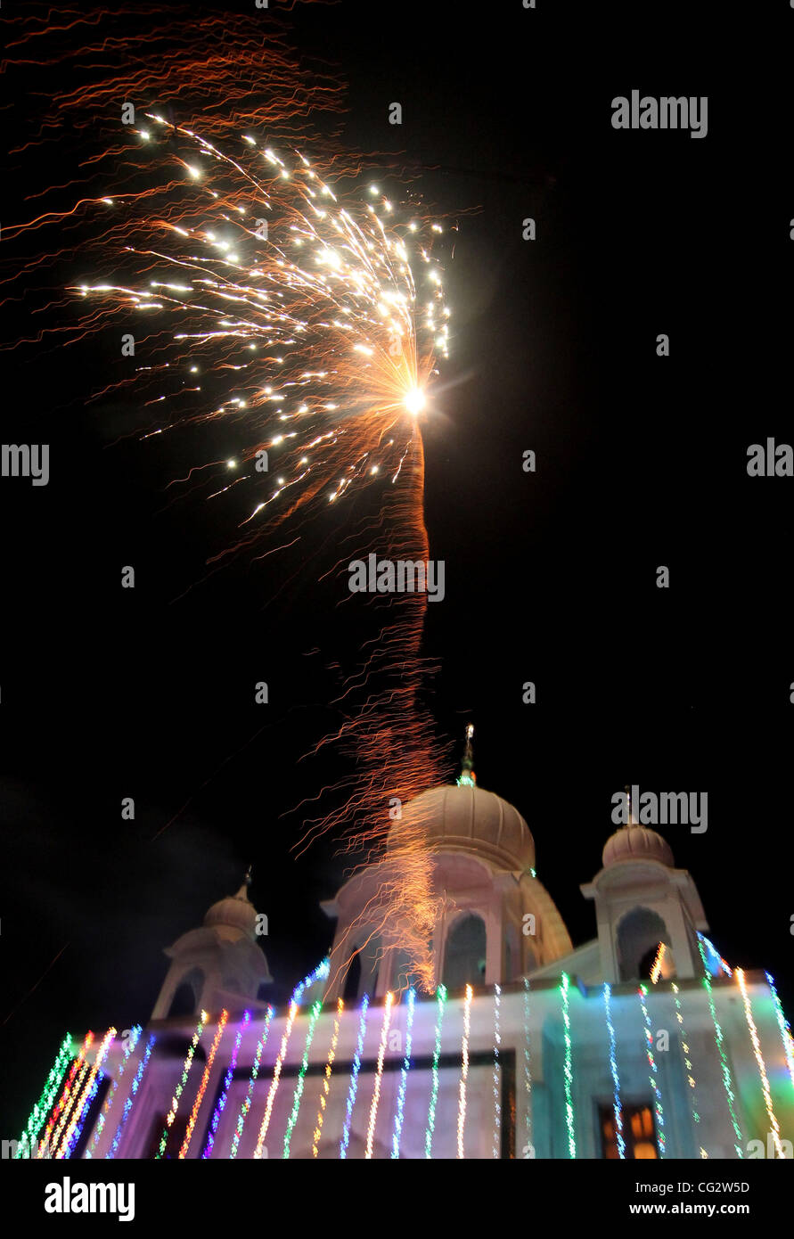 India fireworks celebrations hi-res stock photography and images - Alamy