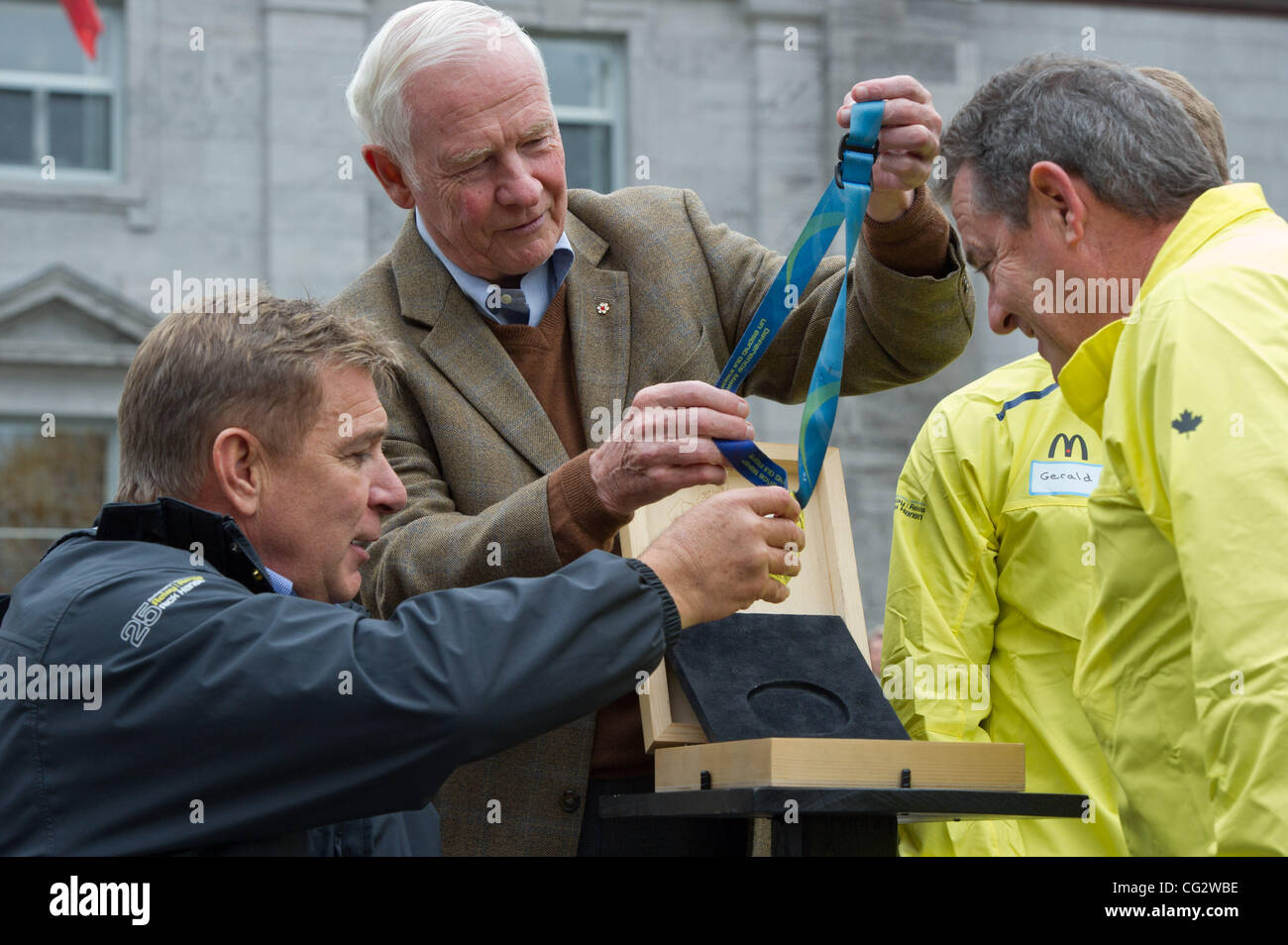 David johnston governor general medal hi-res stock photography and images - Alamy