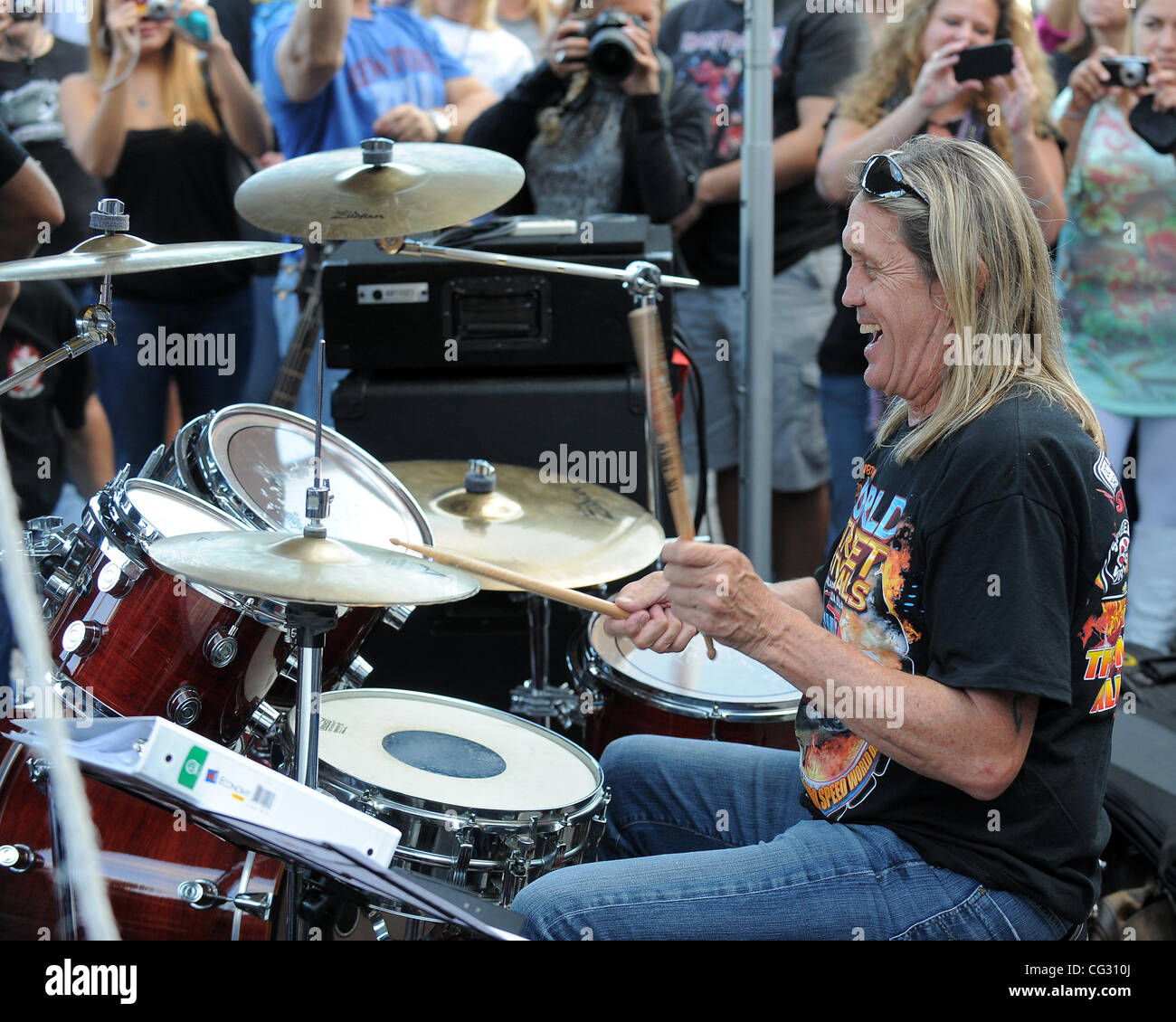 Live Where Does Nicko Mcbrain