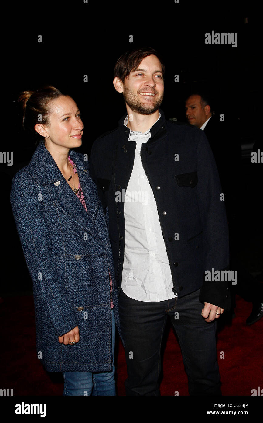 Jennifer strong hi-res stock photography and images - Alamy