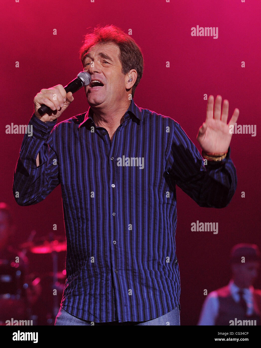 Huey Lewis and the News perform at the Seminole Hard Rock Hotel and ...