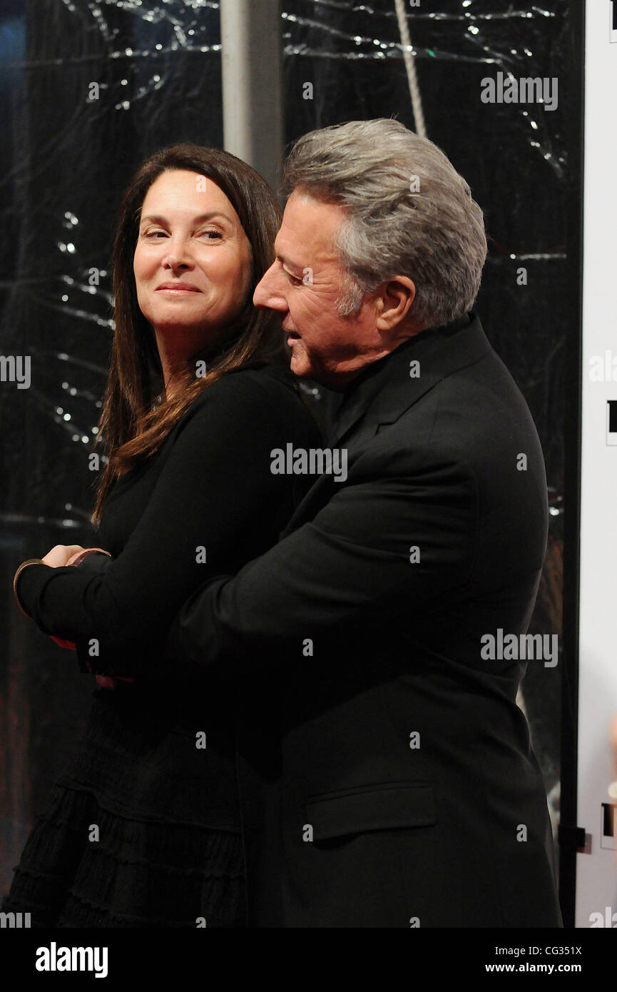 Lisa Gottsegen and Dustin Hoffman The World Premiere of 'Little Fockers ...
