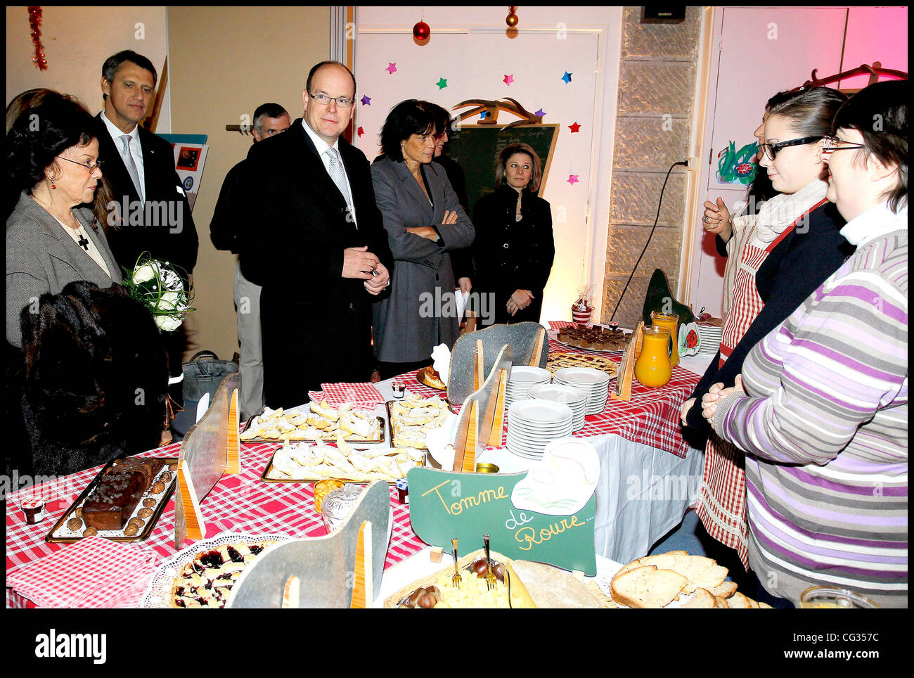 Princess Stephanie and Prince Albert of Monaco host a Christmas party ...