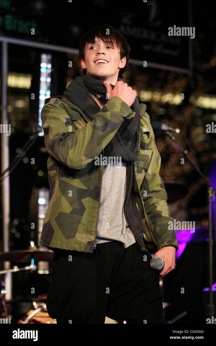 One Call performing Teen Rock Bands Join Forces With The Salvation Army ...