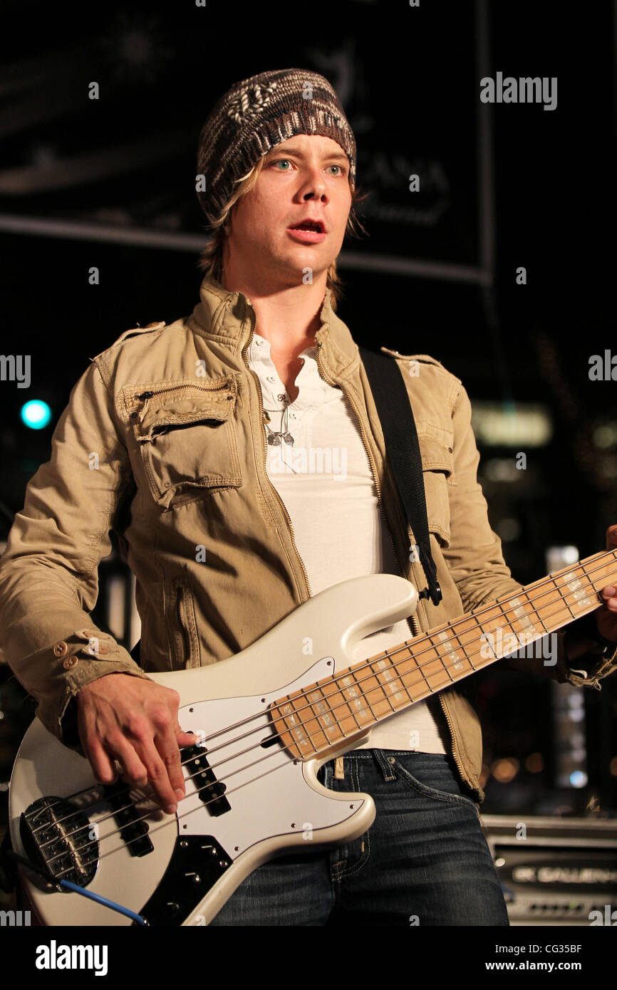 Honor Society performing Teen Rock Bands Join Forces With The Salvation ...