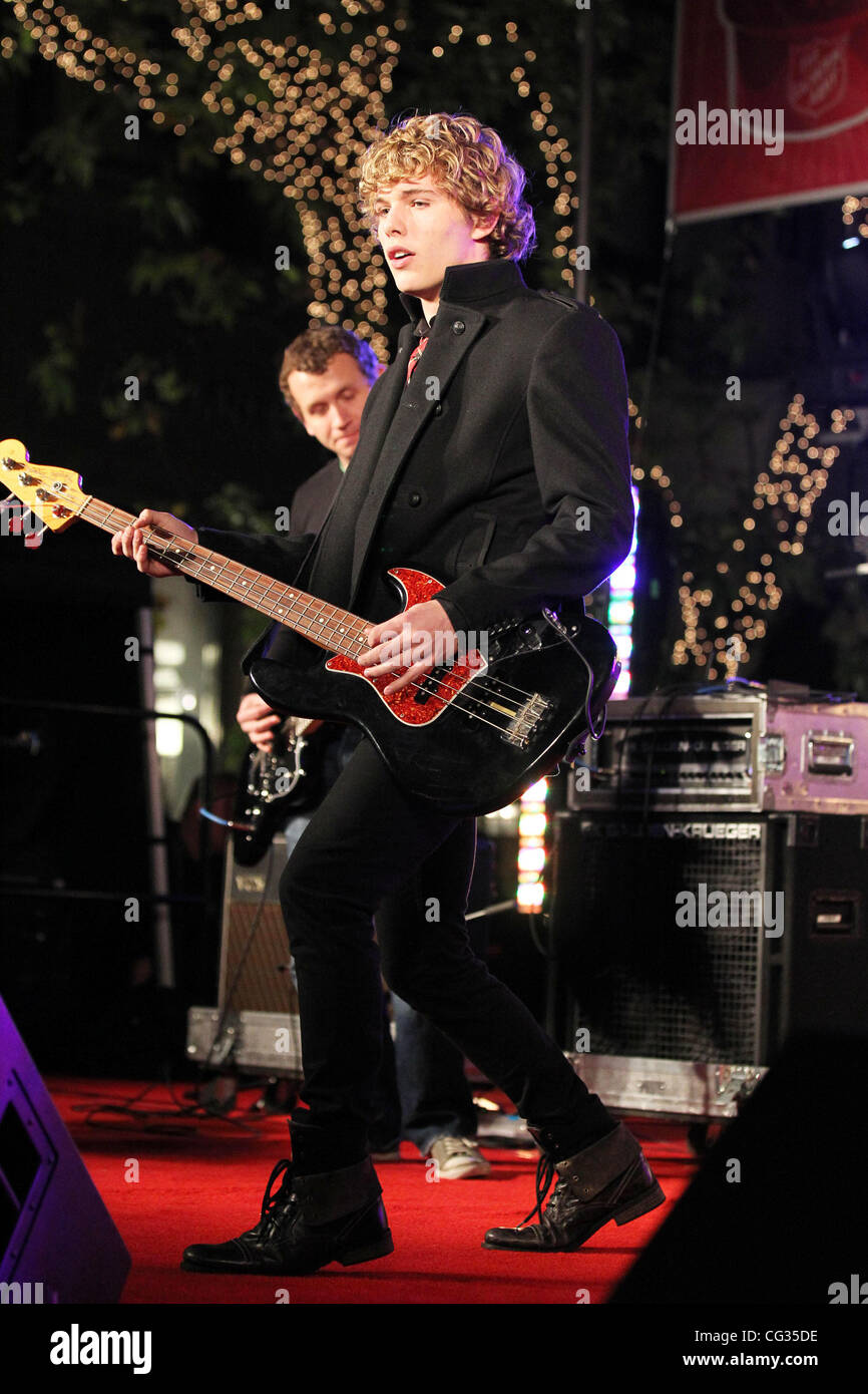 Teen rock bands join salvation hi-res stock photography and images - Alamy