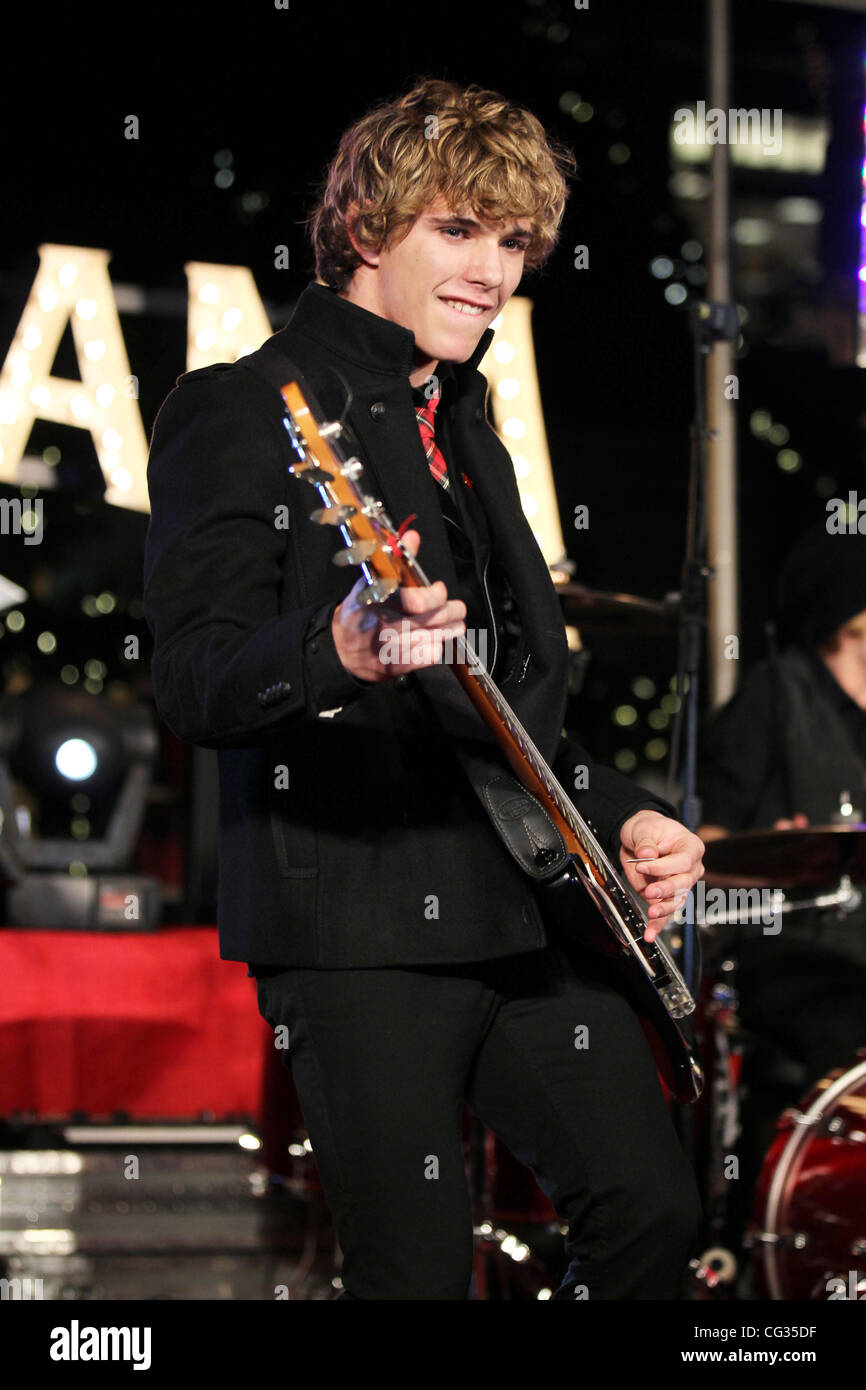 Teen rock bands join salvation hi-res stock photography and images - Alamy