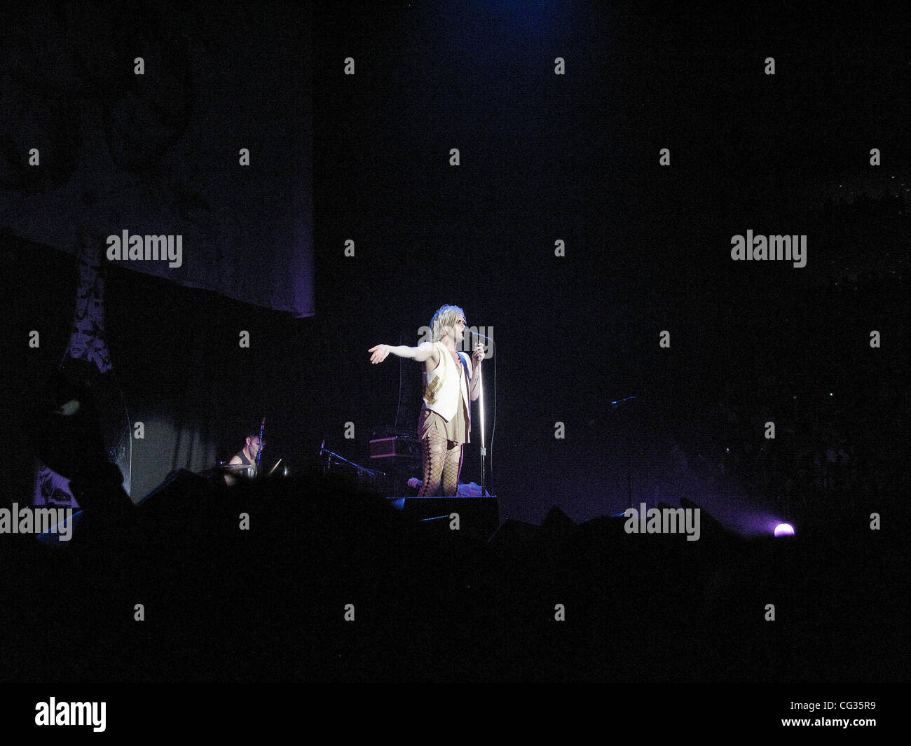 Rock band paparazzi hi-res stock photography and images - Alamy