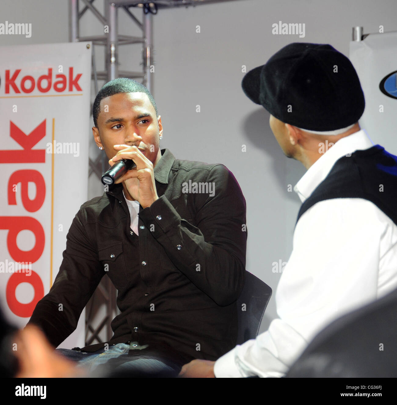 Trey Songz Meet/Greet for The Beat 100.3 at Sigma Sound Philadelphia ...