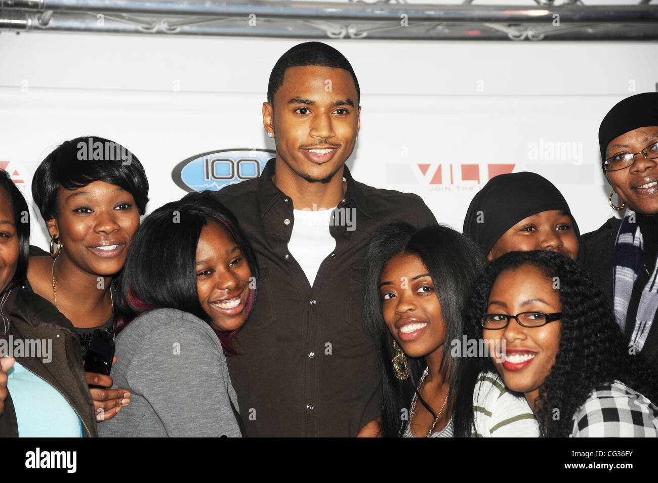 Trey Songz Meet/Greet for The Beat 100.3 at Sigma Sound Philadelphia ...