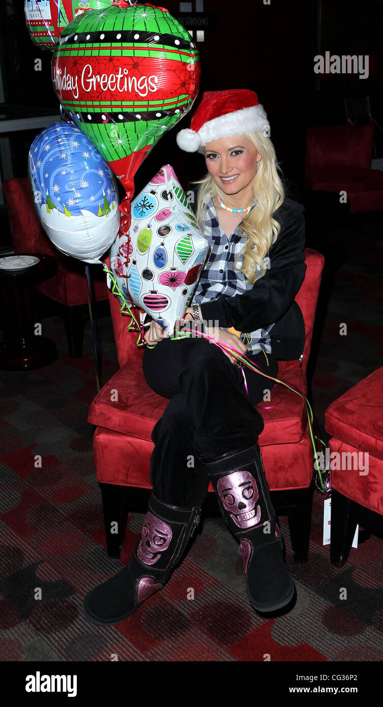 Holly Madison continues her Holly Jolly Toy Drive at Platinum Hotel Las ...