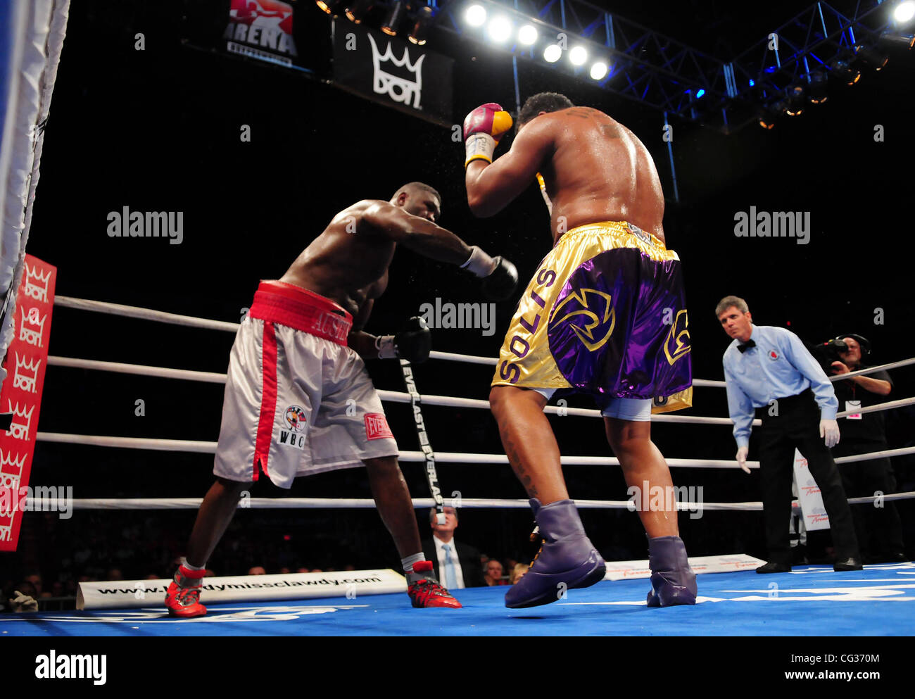 Ray "The Rainman" Austin and Odlanier "La Sombra" Solis fight during ...