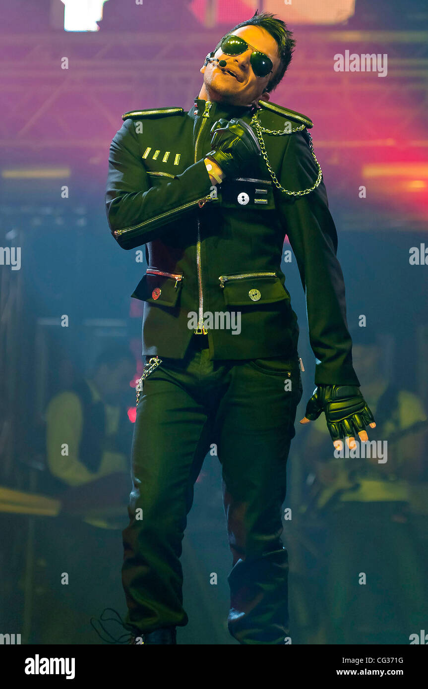 Peter Andre performing at Motorpoint Arena Sheffield, England, 18.10.10 ...