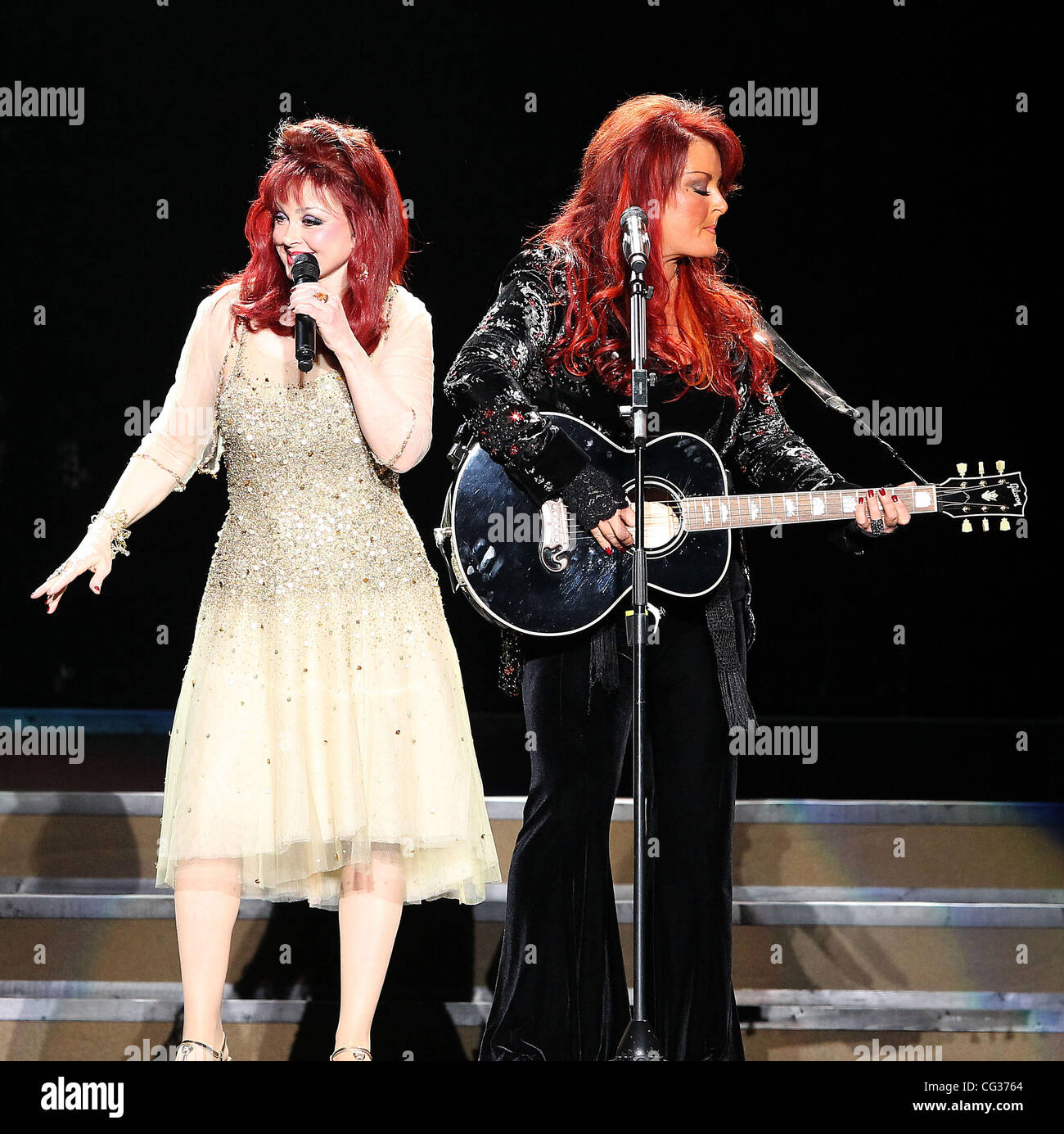 Naomi Judd and Wynonna Judd The Judds 'The Last Encore Tour' at ...