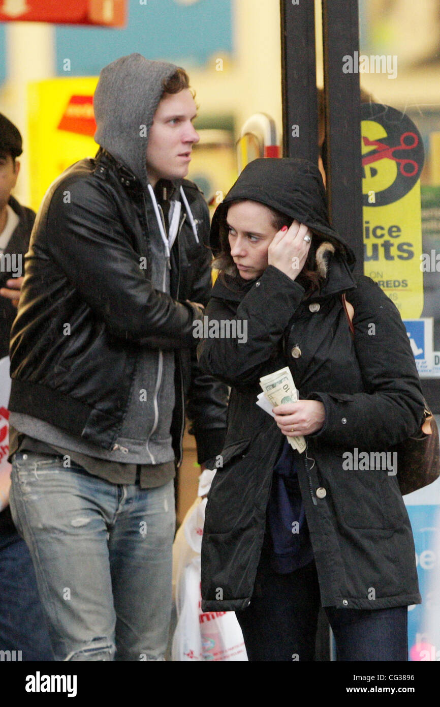 Jennifer Love Hewitt and her new boyfriend, Alex Beh, get caught in a ...