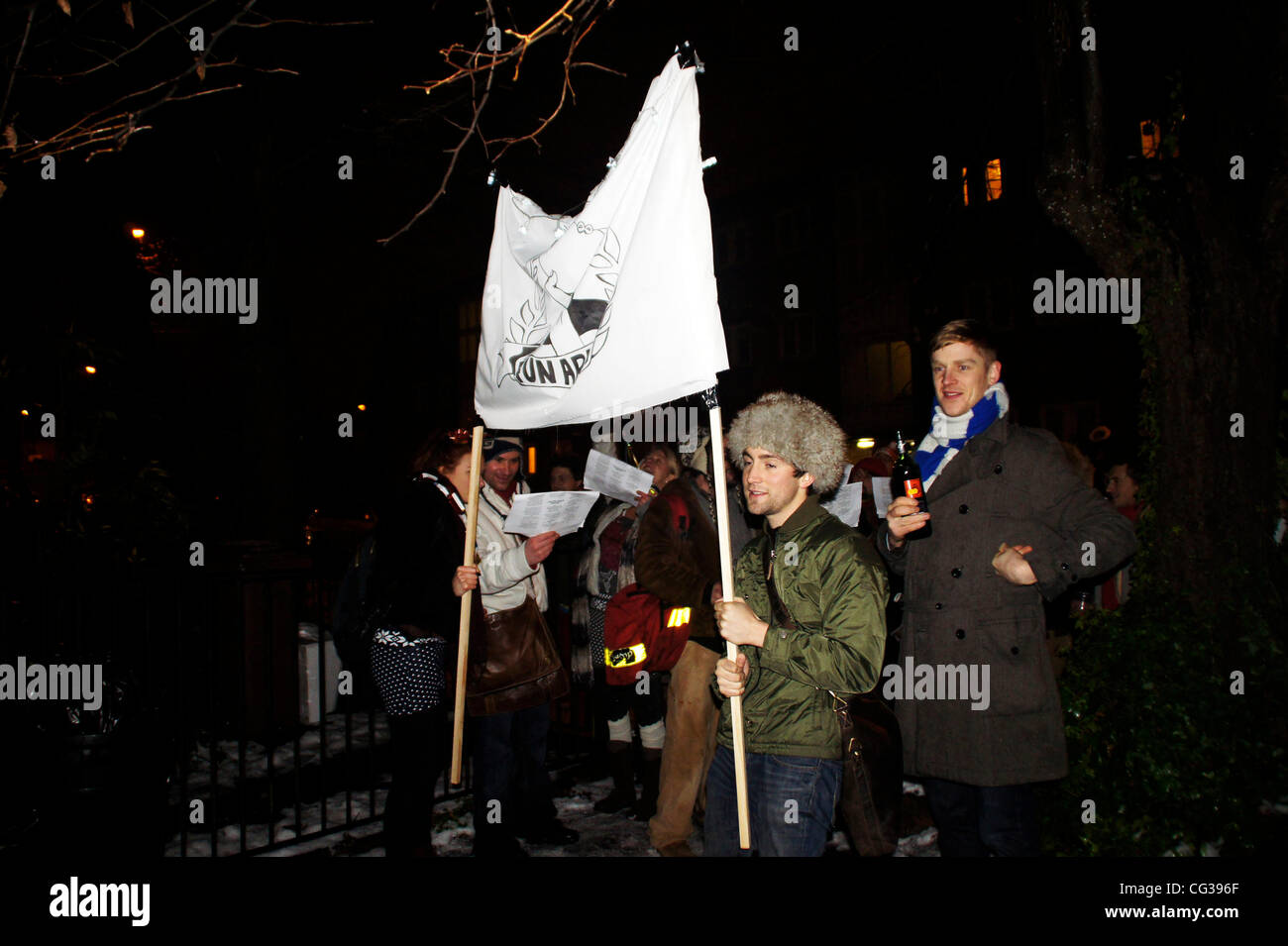 Operation Christmas Carol' Flashmob organized by the Fun Army, Over a ...