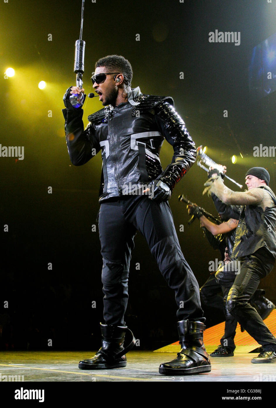 Usher performs live during his OMG Tour on New Year's Eve at the ...