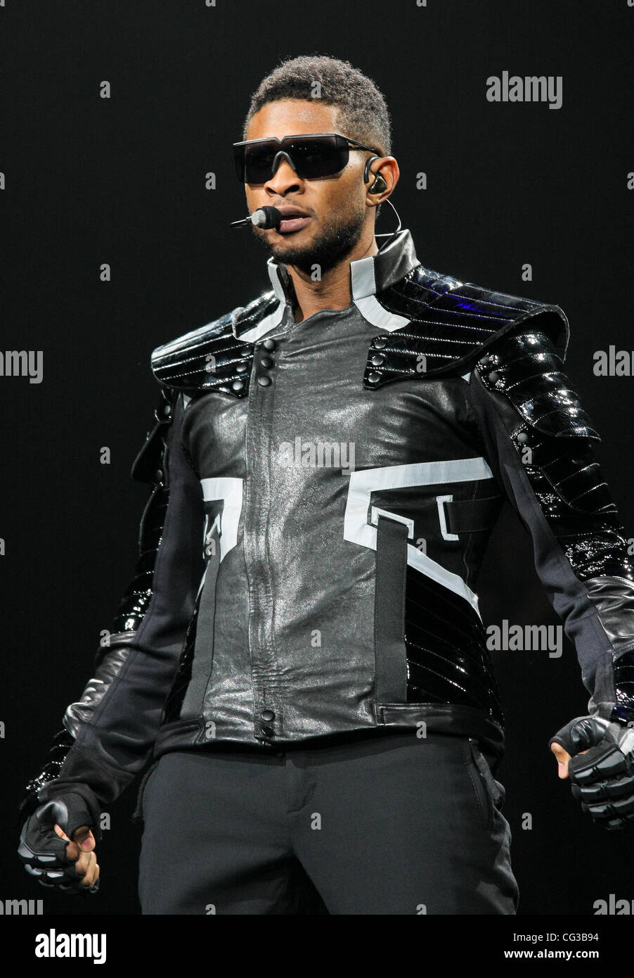 Usher performs live during his OMG Tour on New Year's Eve at the ...
