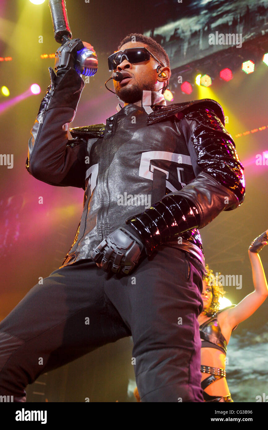 Usher performs live during his OMG Tour on New Year's Eve at the ...