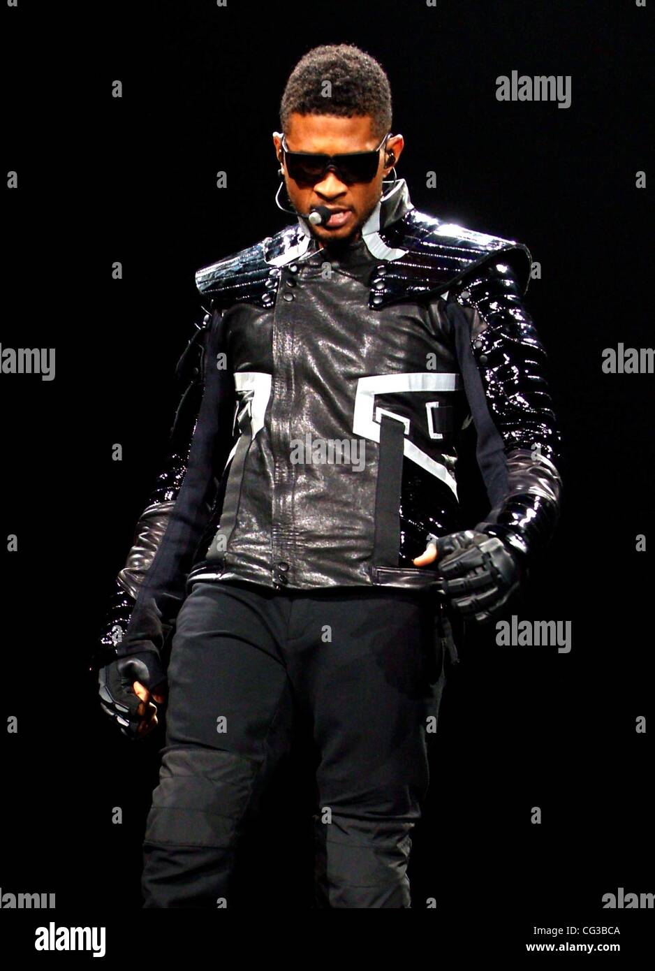 Usher performs live during his OMG Tour on New Year's Eve at the ...