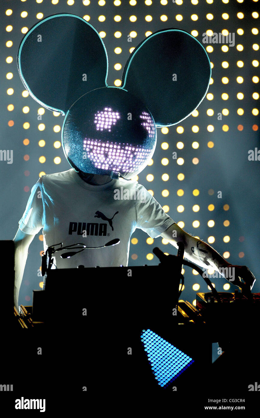 Deadmau5 aka Joel Zimmerman performing live at Masonic Temple. Toronto ...