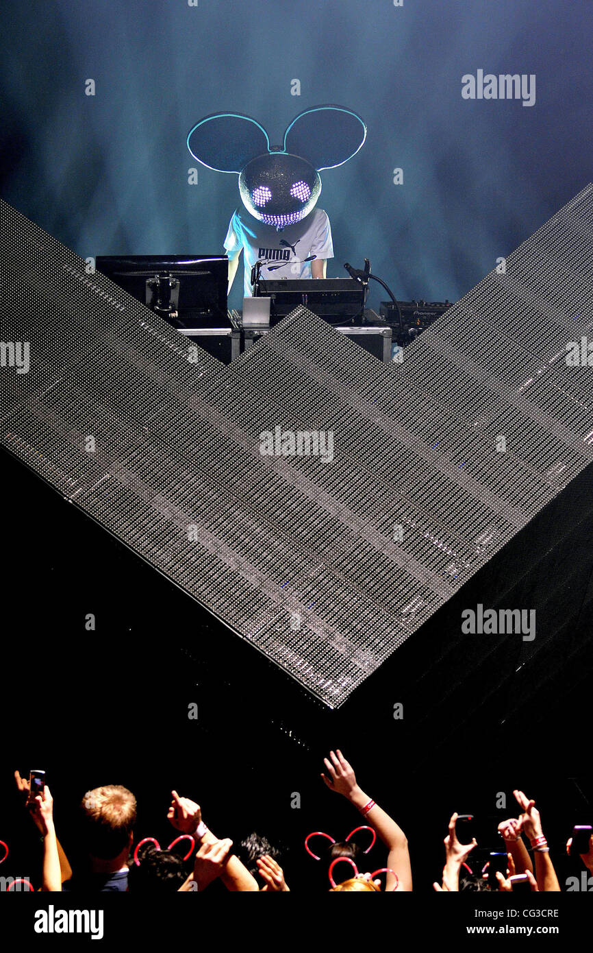 Deadmau5 aka Joel Zimmerman performing live at Masonic Temple. Toronto ...