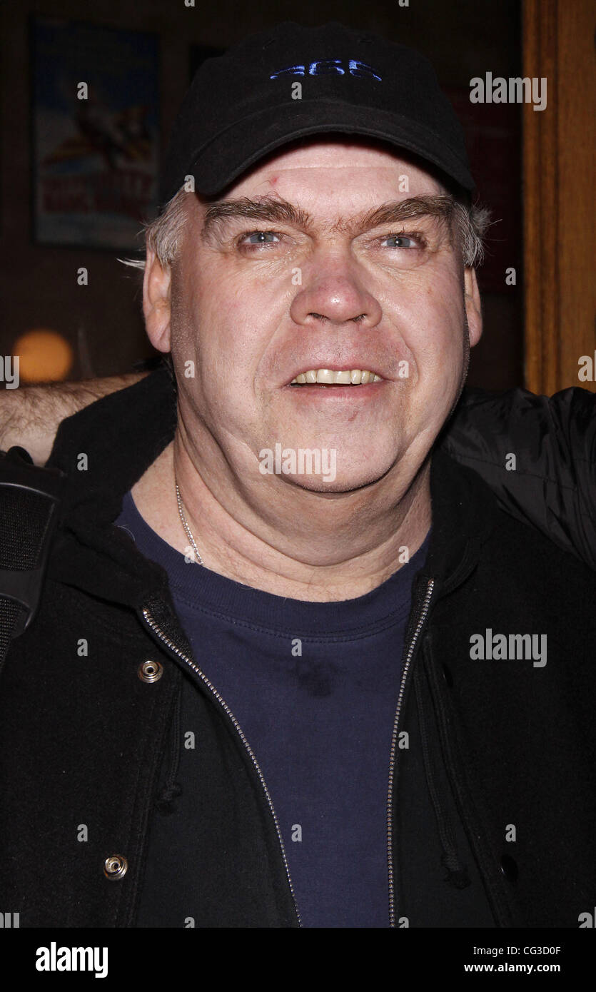 Michael Mulheren Photo call following T.V. Carpio's first official ...