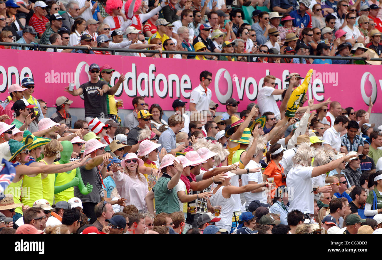 England Cricket Fans Australia Stock Photos & England Cricket Fans ...