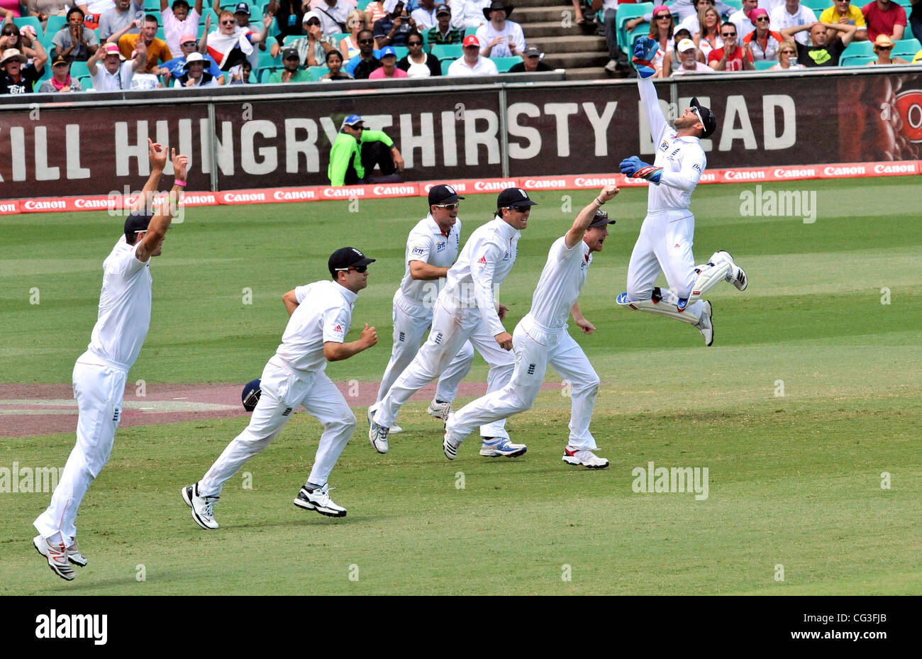 Final wicket hi-res stock photography and images - Alamy