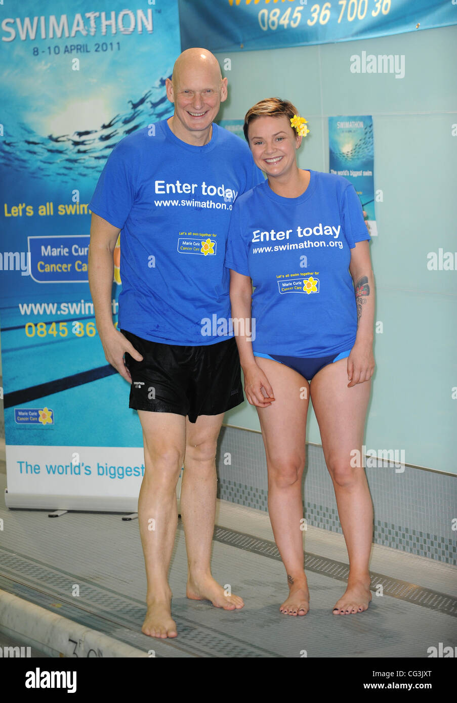 Gail porter duncan goodhew launch swimathon hi-res stock photography ...