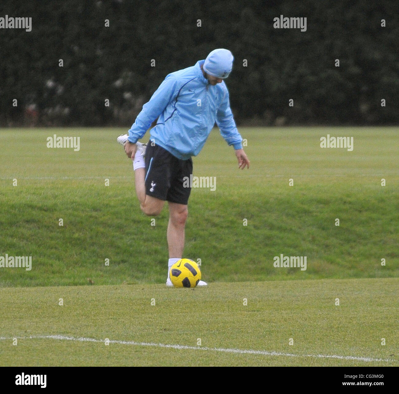 Tottenham hotspur training session hi-res stock photography and images ...