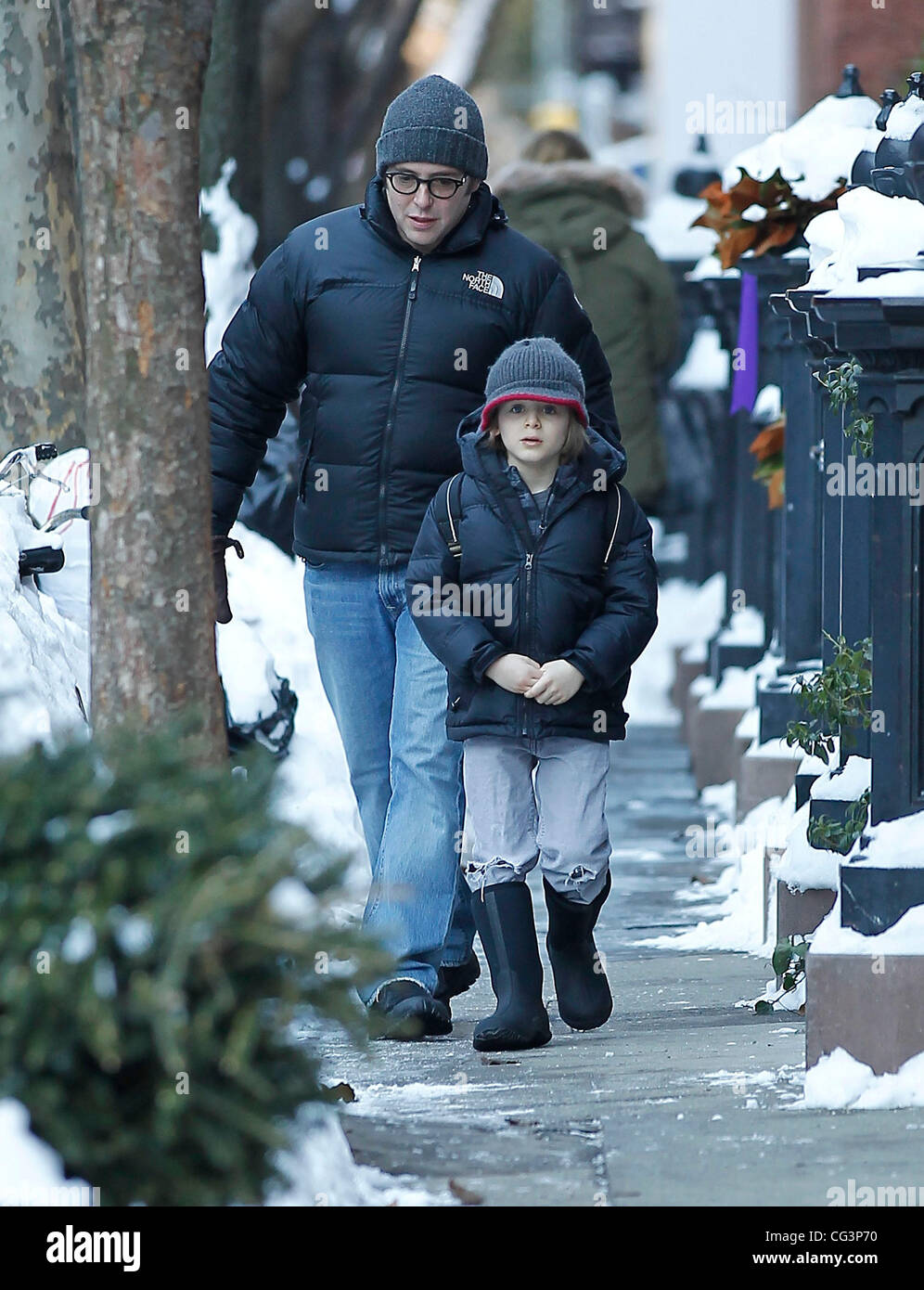 Matthew Broderick walking his son James Wilke Broderick to school New ...