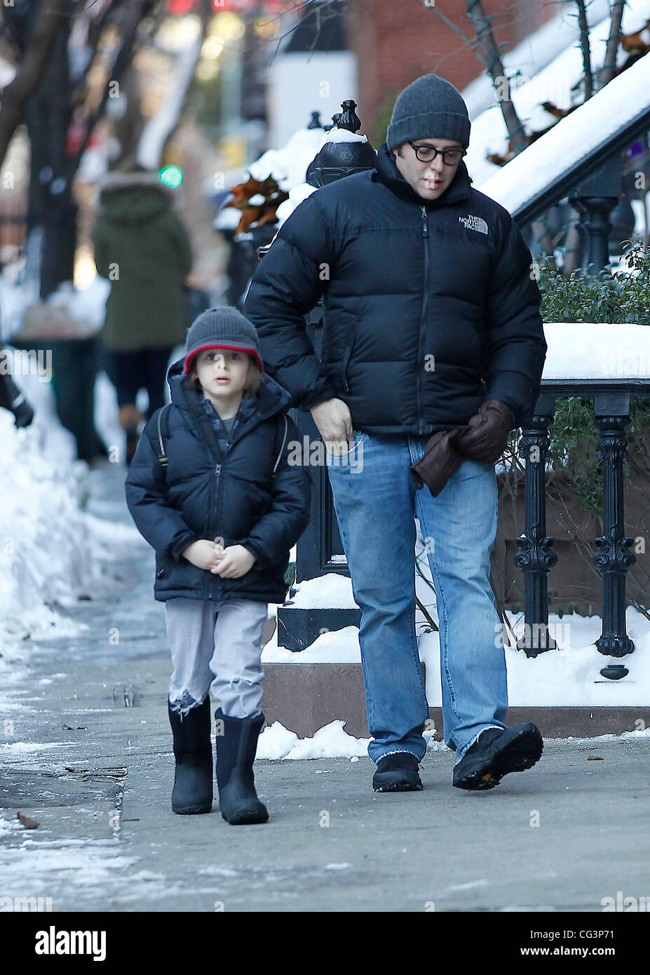 Matthew Broderick walking his son James Wilke Broderick to school New ...