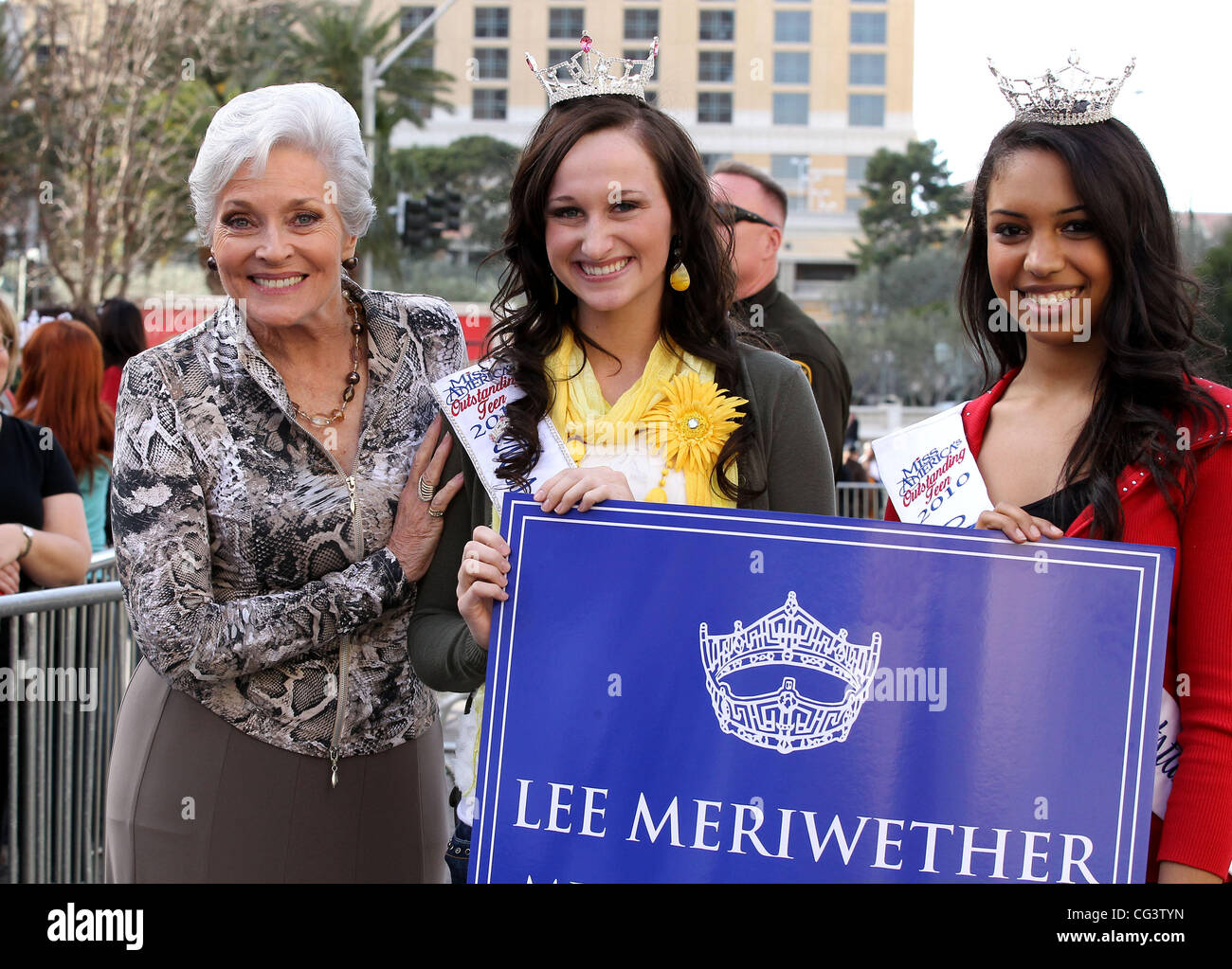 Miss america 1955 lee meriwether hi-res stock photography and images ...
