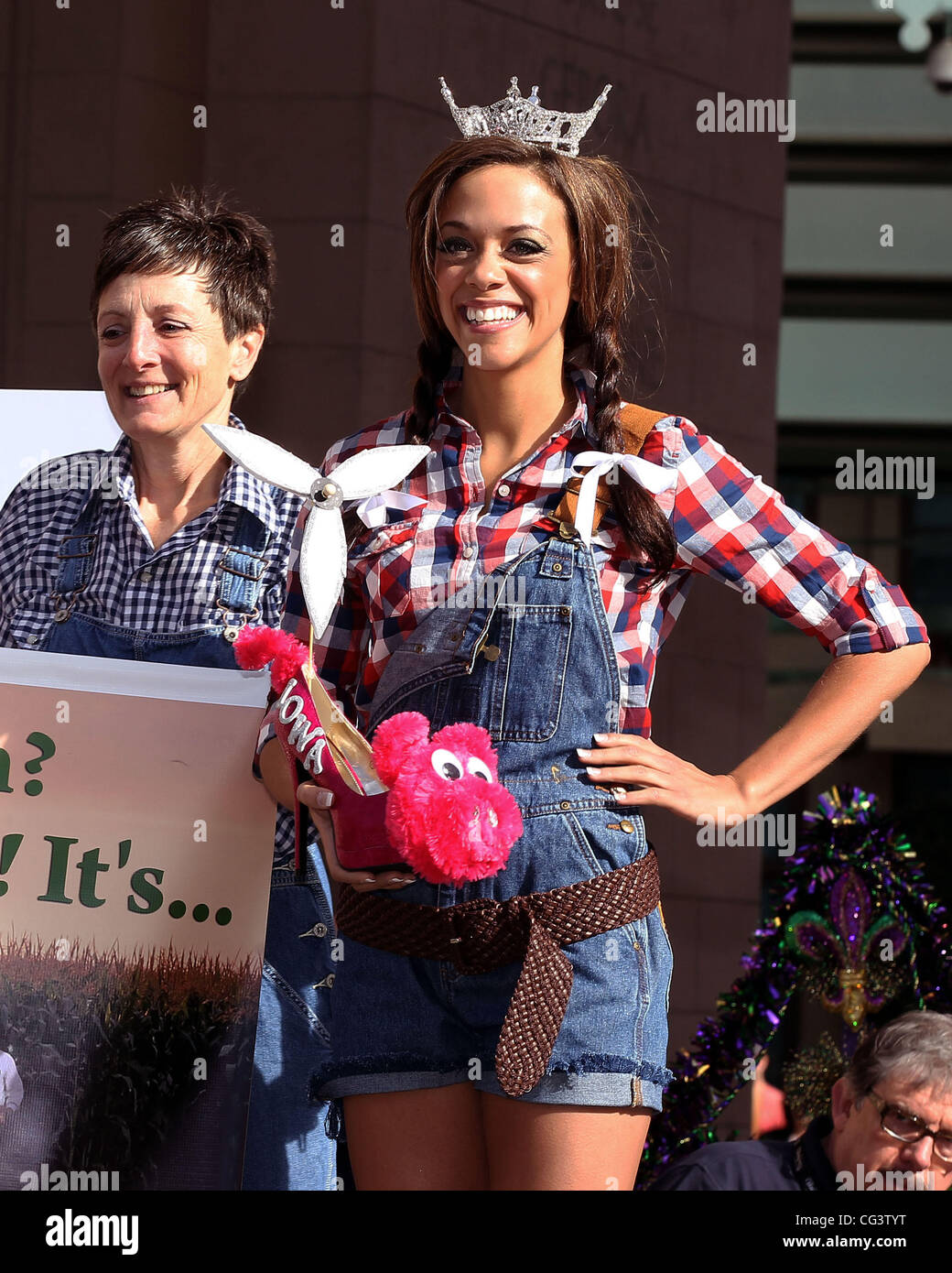 Miss Iowa Pauli Mayfield Miss America 2011 DSW Parade of Shoes at the ...