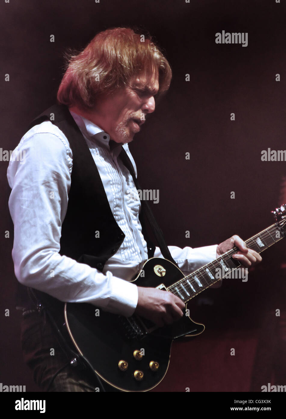 Scott Gorham Thin Lizzy performing at Manchester Apollo Manchester ...