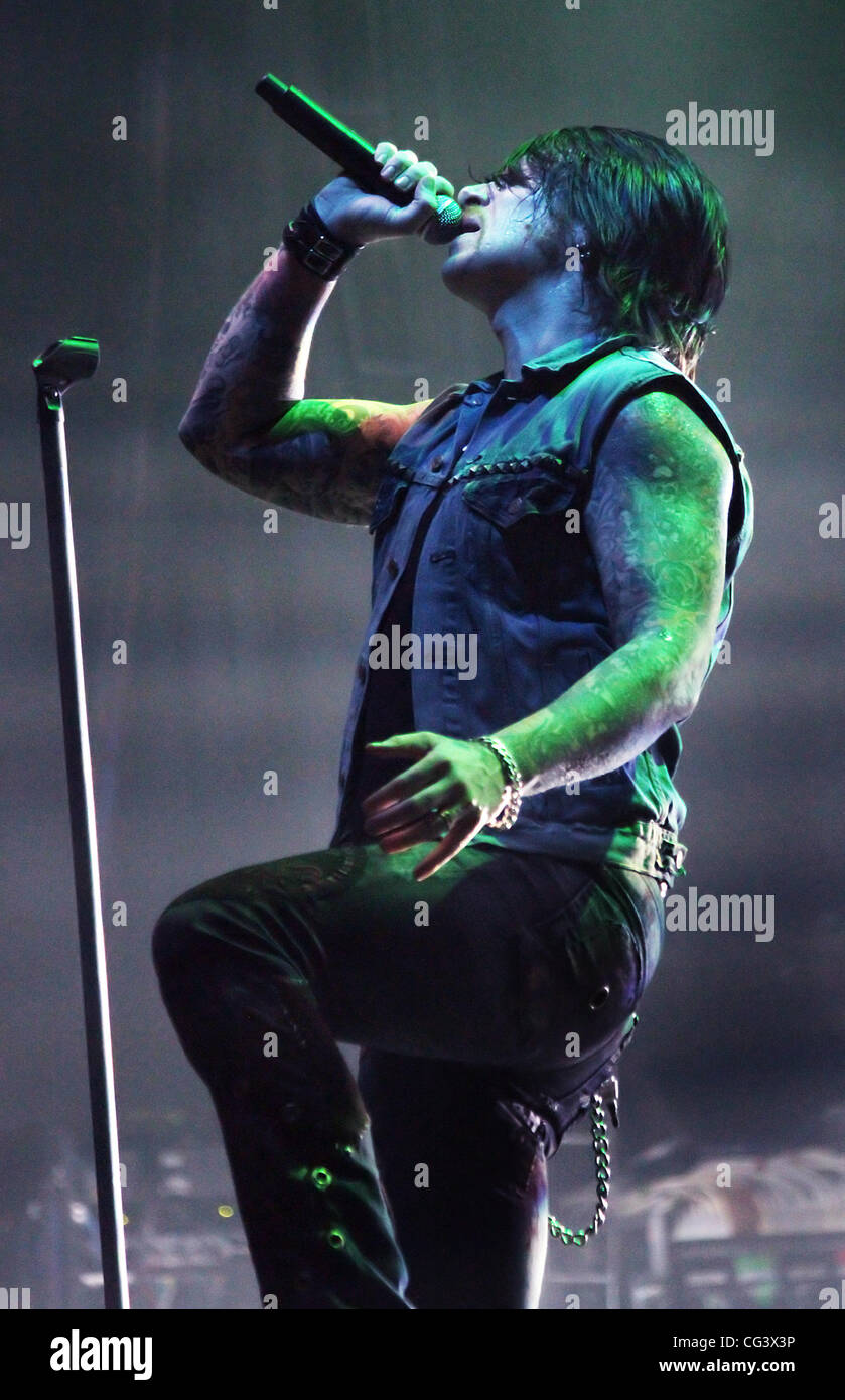 Ricky Warwick Thin Lizzy performing at Manchester Apollo Manchester ...