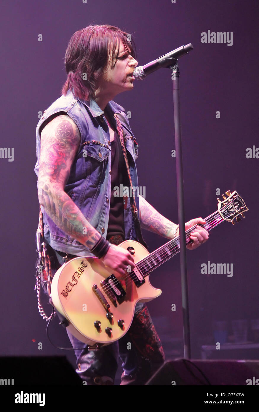 Ricky Warwick Thin Lizzy performing at Manchester Apollo Manchester ...