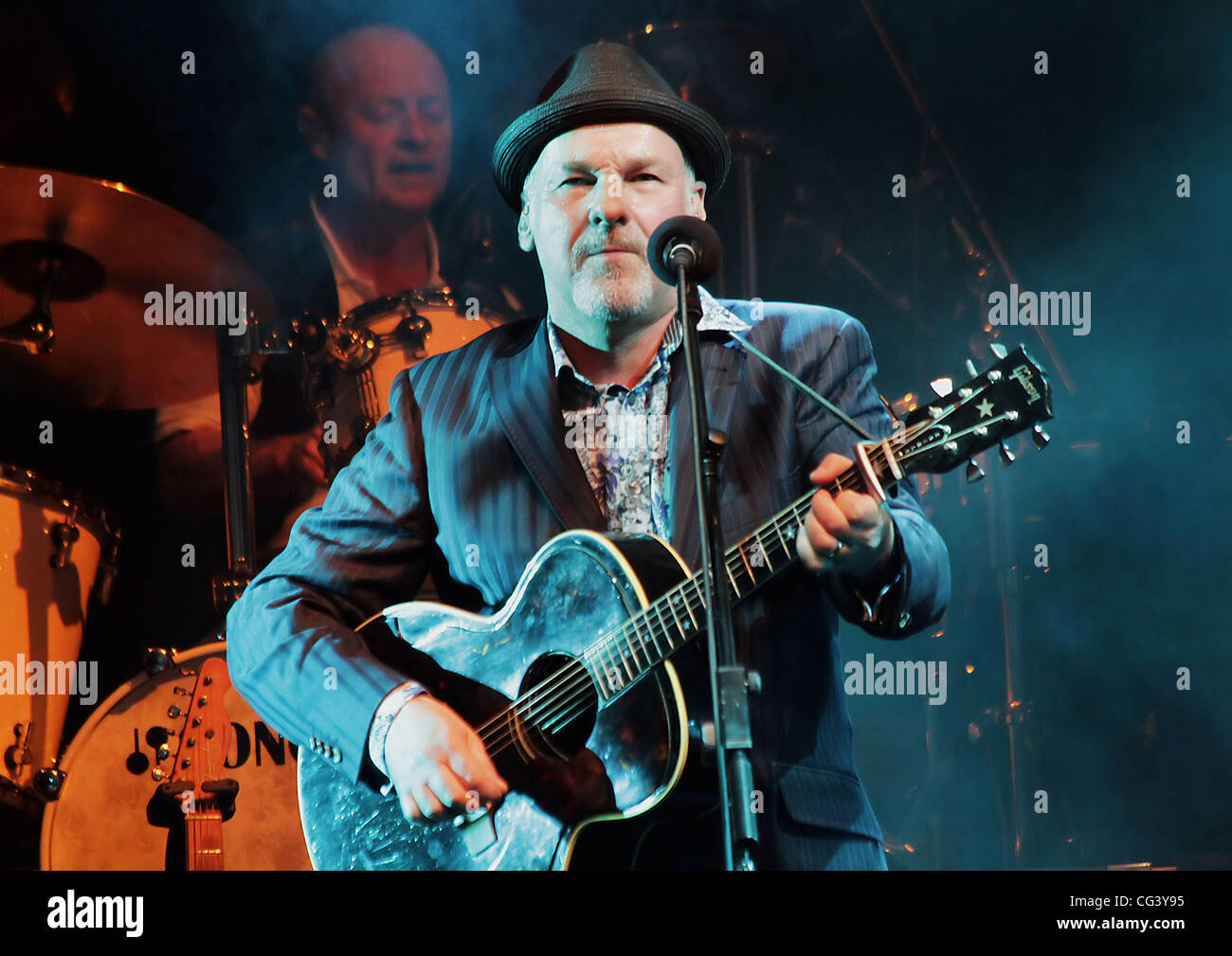 Paul carrack hi-res stock photography and images - Alamy