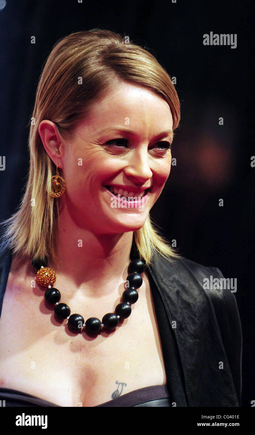 Teri Polo The World Premiere of 'Little Fockers' held at the Ziegfield ...