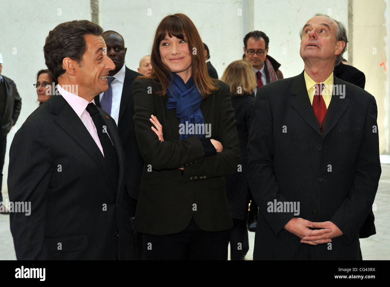 French President Nicolas Sarkozy and his wife Carla Bruni visit ...