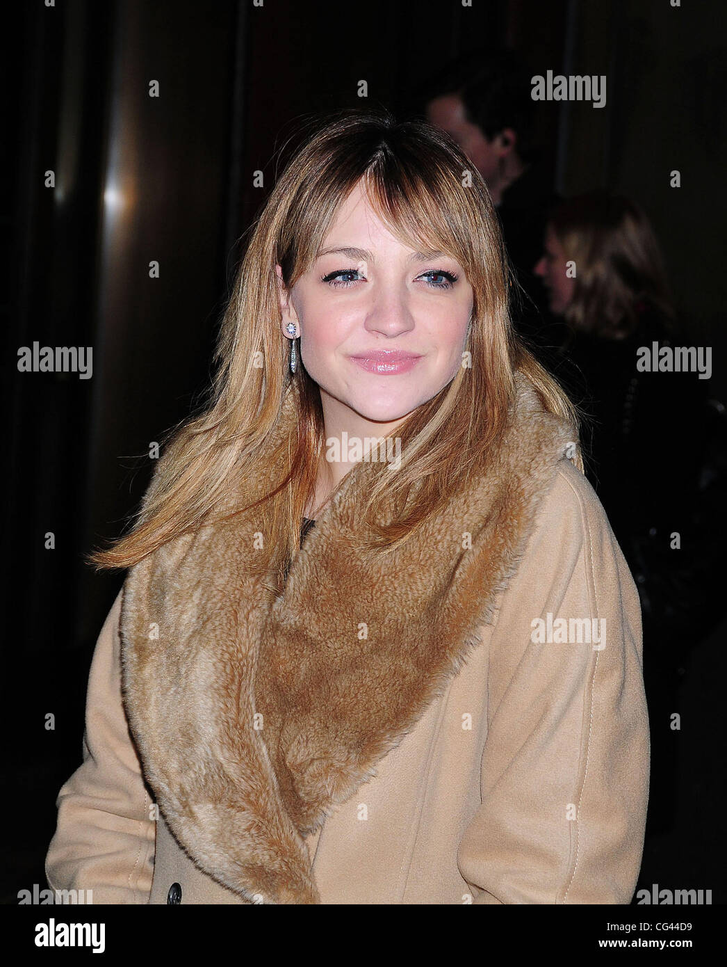 Abby Elliott No Strings Attached