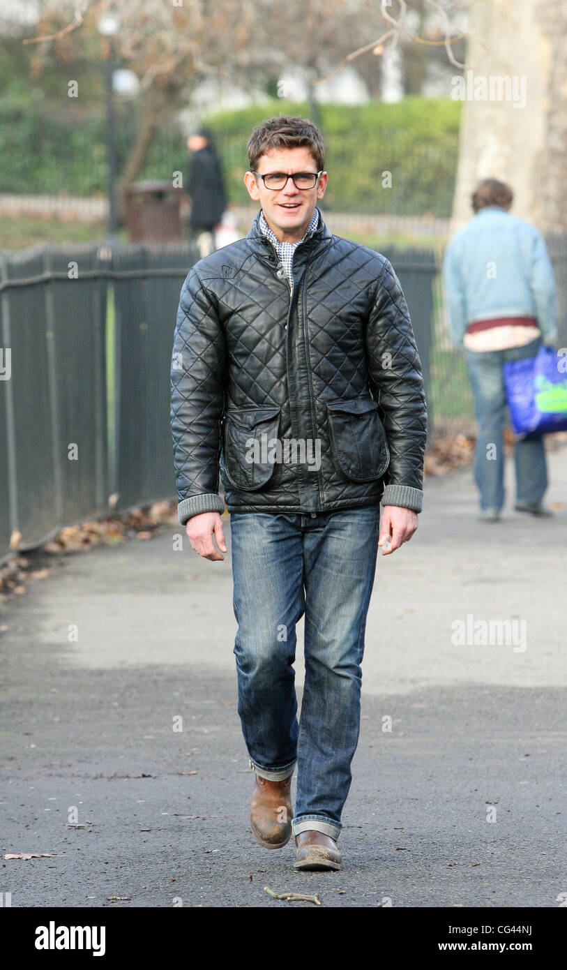 Scott Maslen waking around Primrose Hill wearing glasses London ...