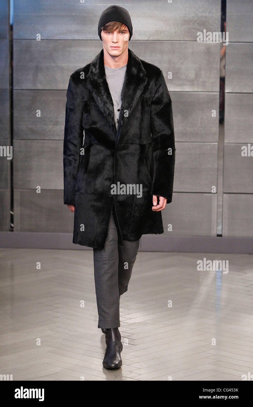 Model Paris Fashion Week Fall 2011 - Menswear - Cerutti - Runway Paris ...
