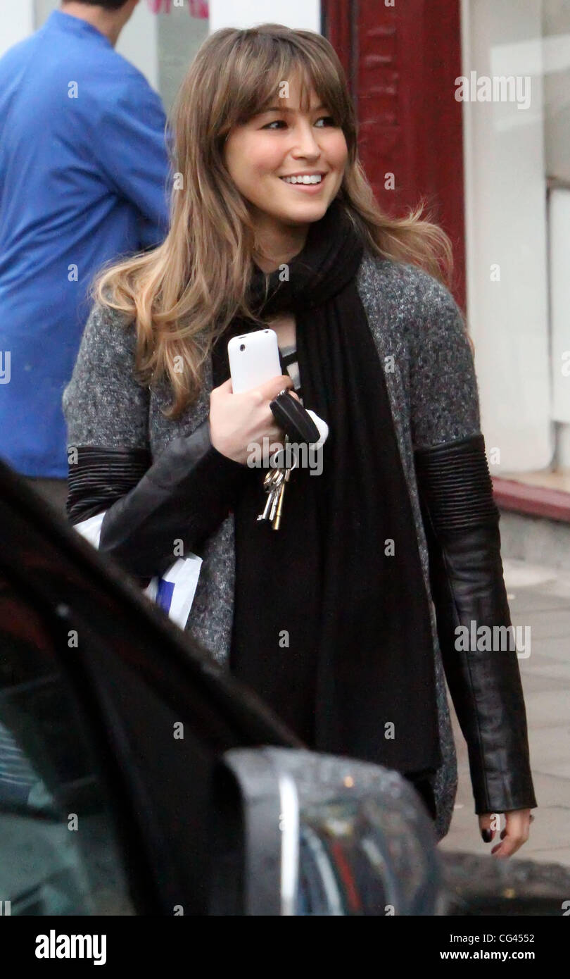 Rachel Stevens is all smile as she shops in Primrose Hill London ...