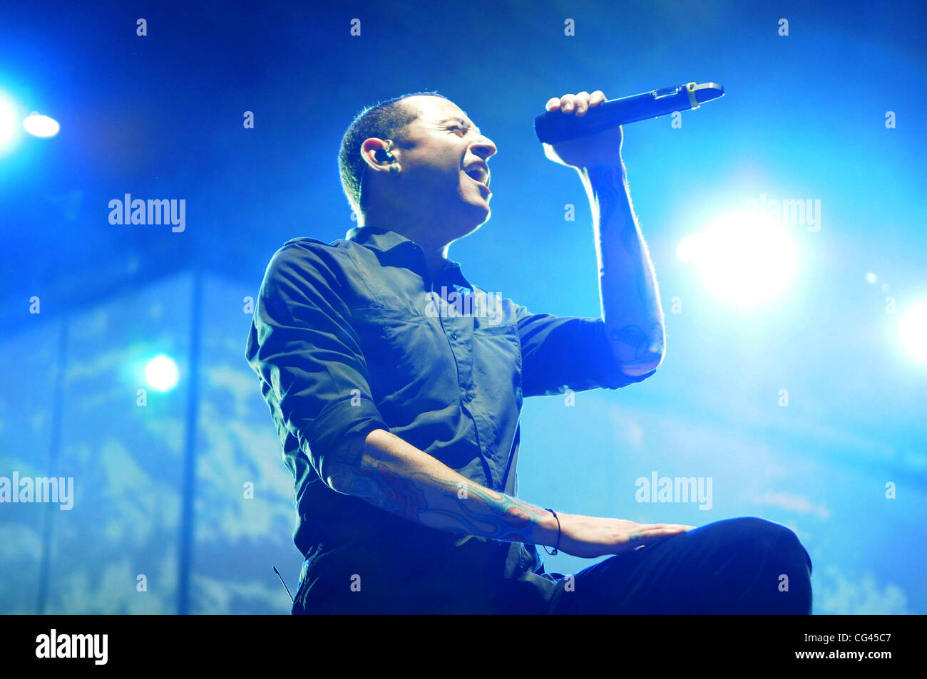 Chester Bennington of Linkin Park perform during 'A Thousand Suns ...