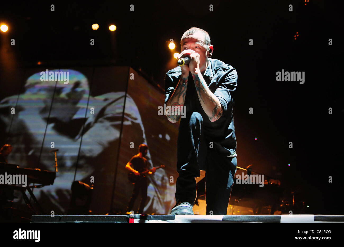 Chester Bennington of Linkin Park perform during 'A Thousand Suns ...